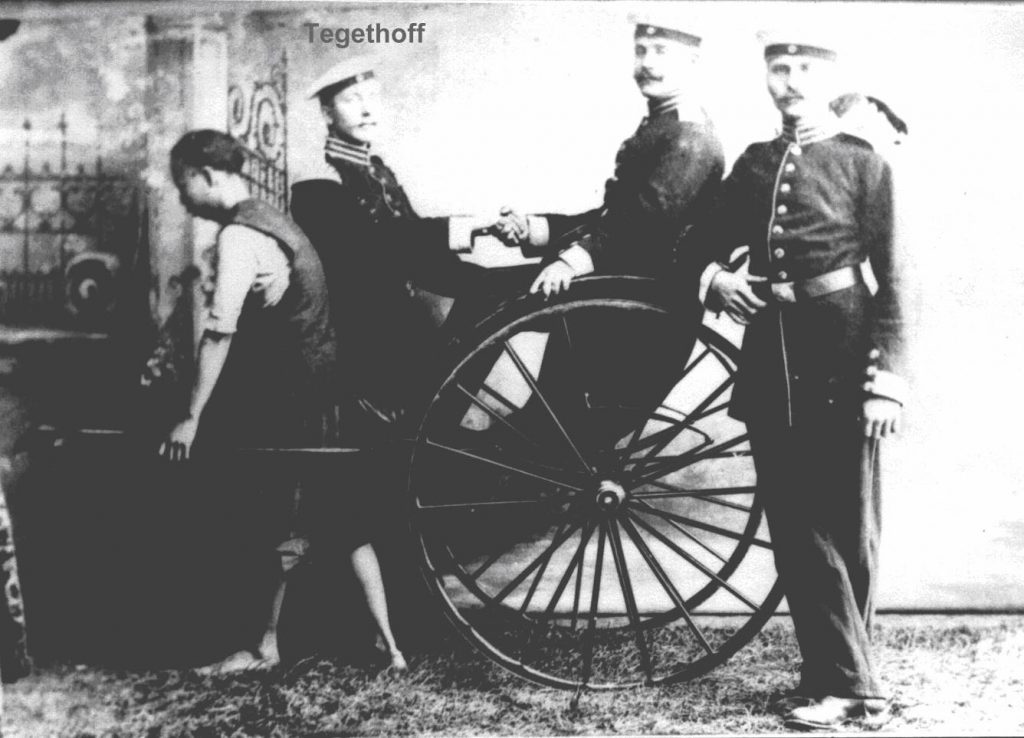 Theodor Tegethoff 3 von rechts in China - Welda
