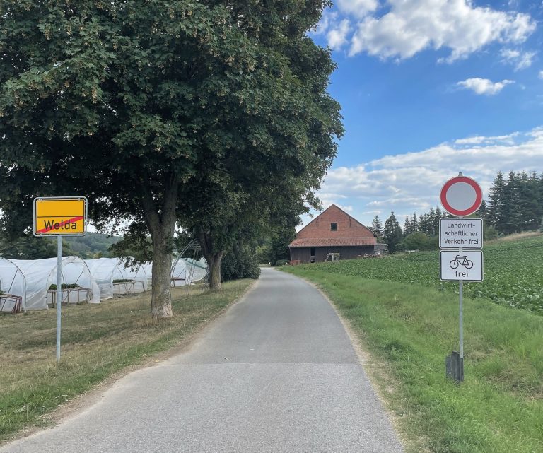 Welda - Durchfahrtsbeschränkungen im Fahrweg und der Ortsdurchfahrt Welda